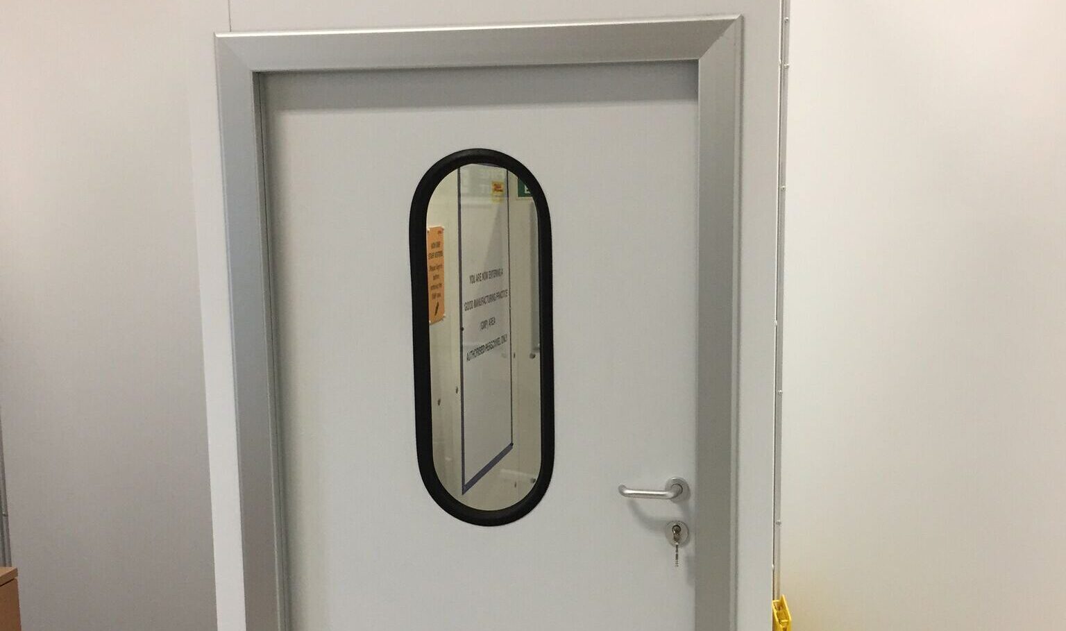 What Are Vision Panels For Cold Room Doors? | UKCRS